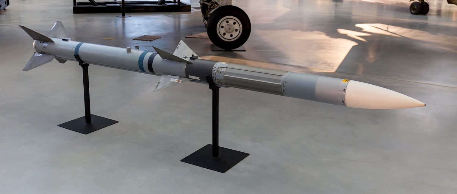 AIM-120 AMRAAM: Advanced Medium-Range Air-to-Air Missile - Defensive Lines