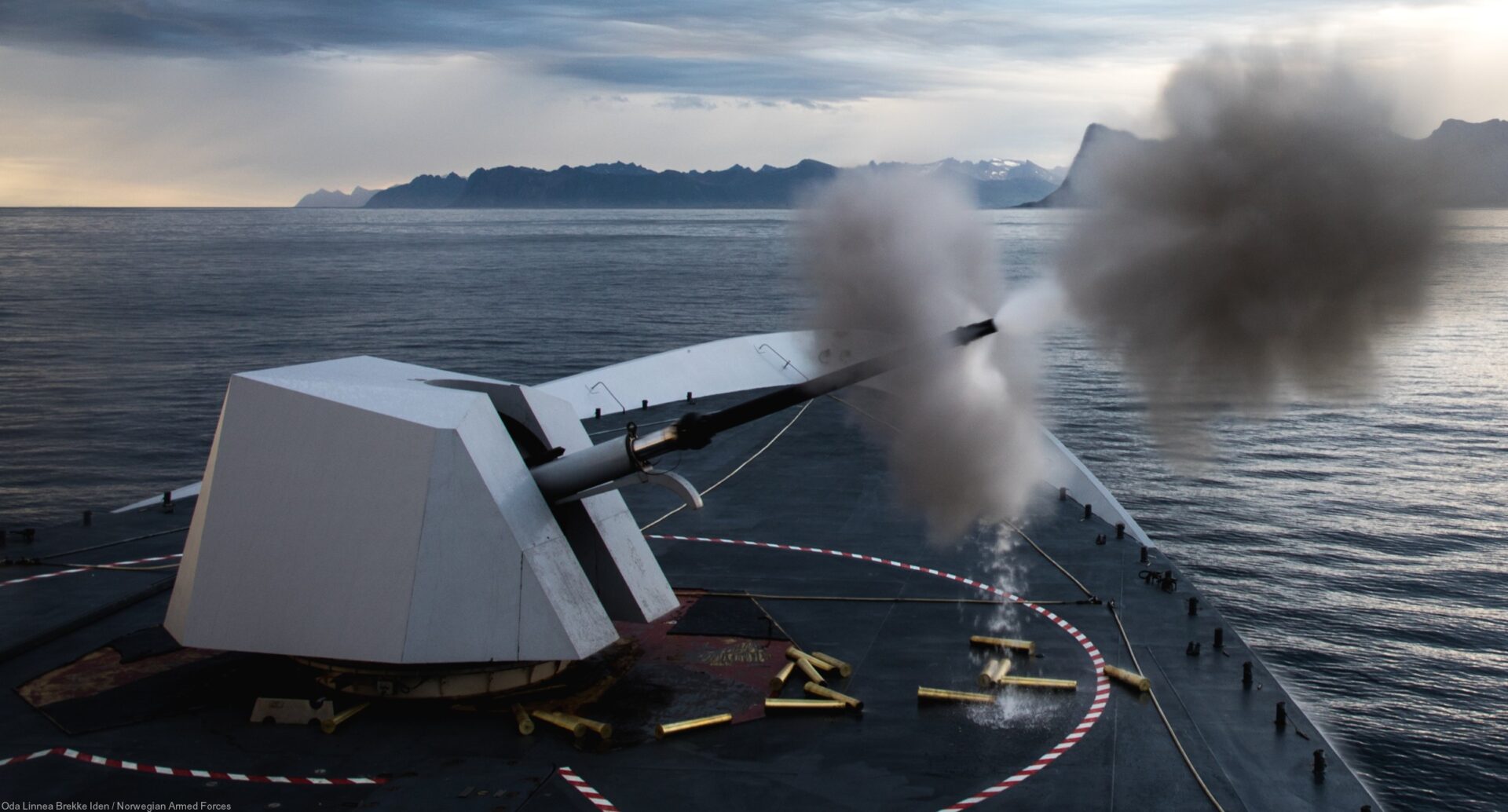 OTO Melara 76mm Naval Gun: Italy’s Versatile Maritime Firepower ...