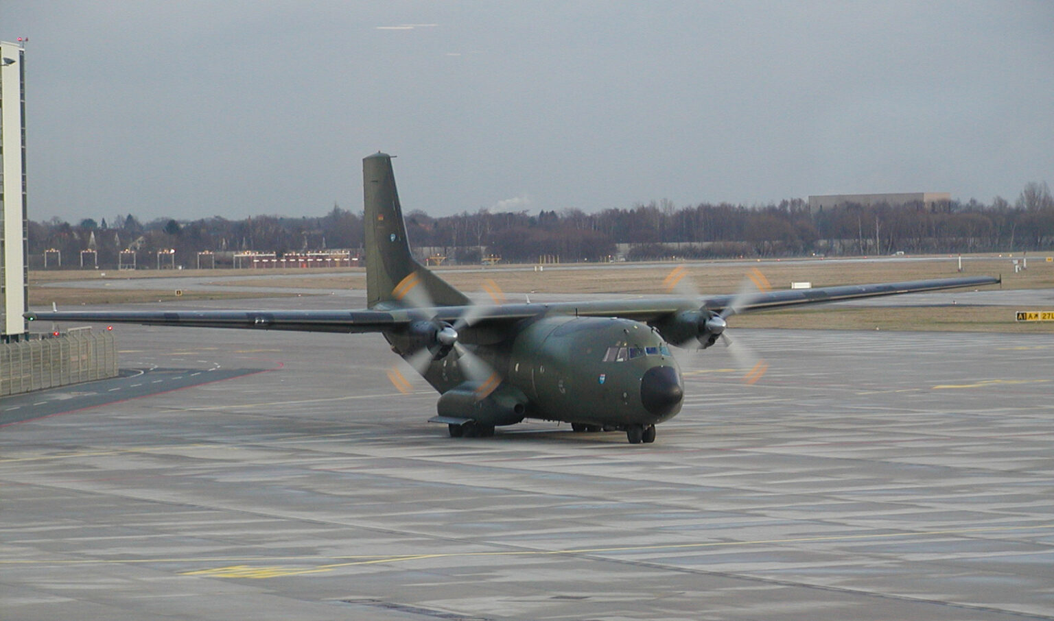 Transall C-160: The Aircraft for Long-Range Missions - Defensive Lines